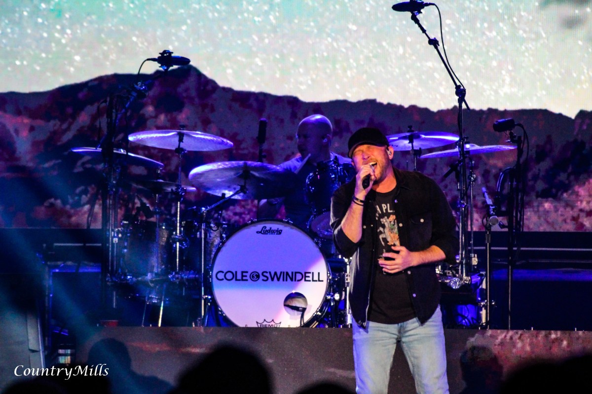 Cole Swindell Win The Night Tour